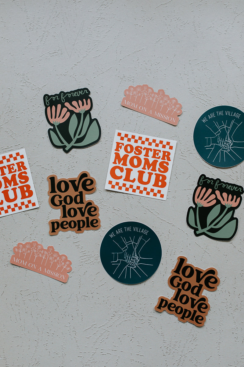 MOM ON A MISSION STICKER – Goods and Better